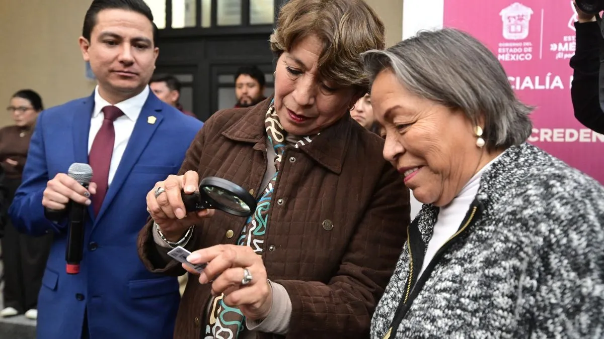 Delfina Gómez refuerza la función pública con nueva credencial | La Jornada Estado de México