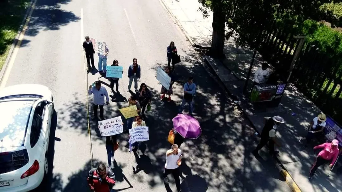 Se registra un bloqueo en la lateral del Periférico a la altura de ...