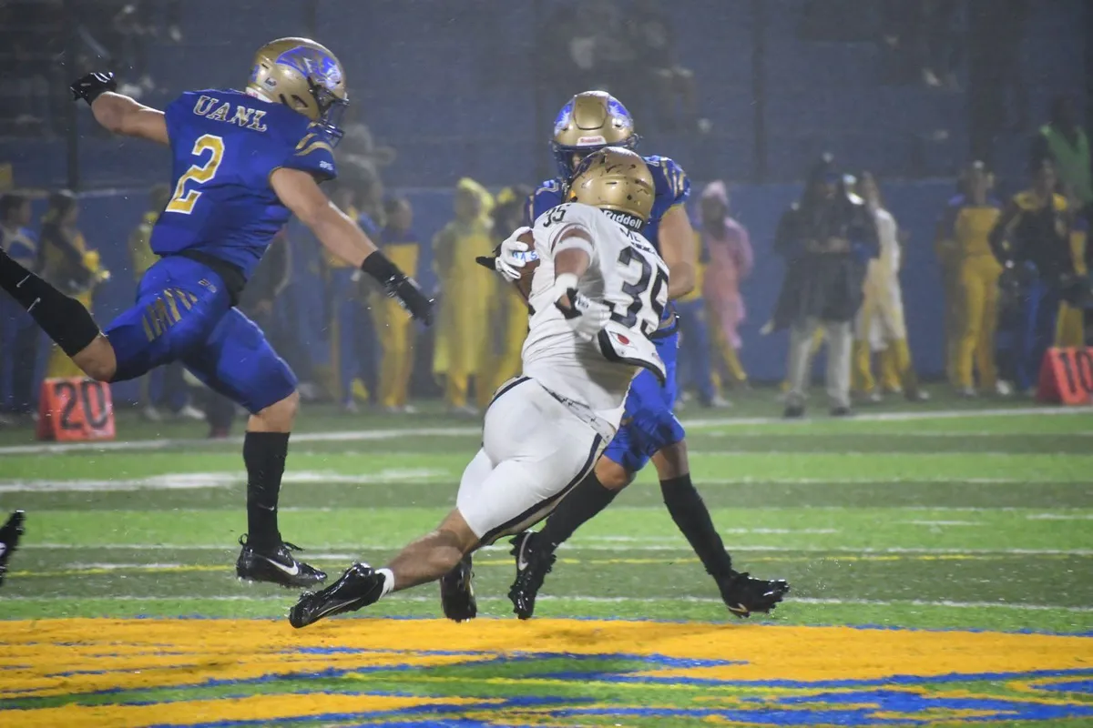 Aplastan 41-7 a Pumas Acatlán en playoffs de ONEFA | La Jornada Estado ...