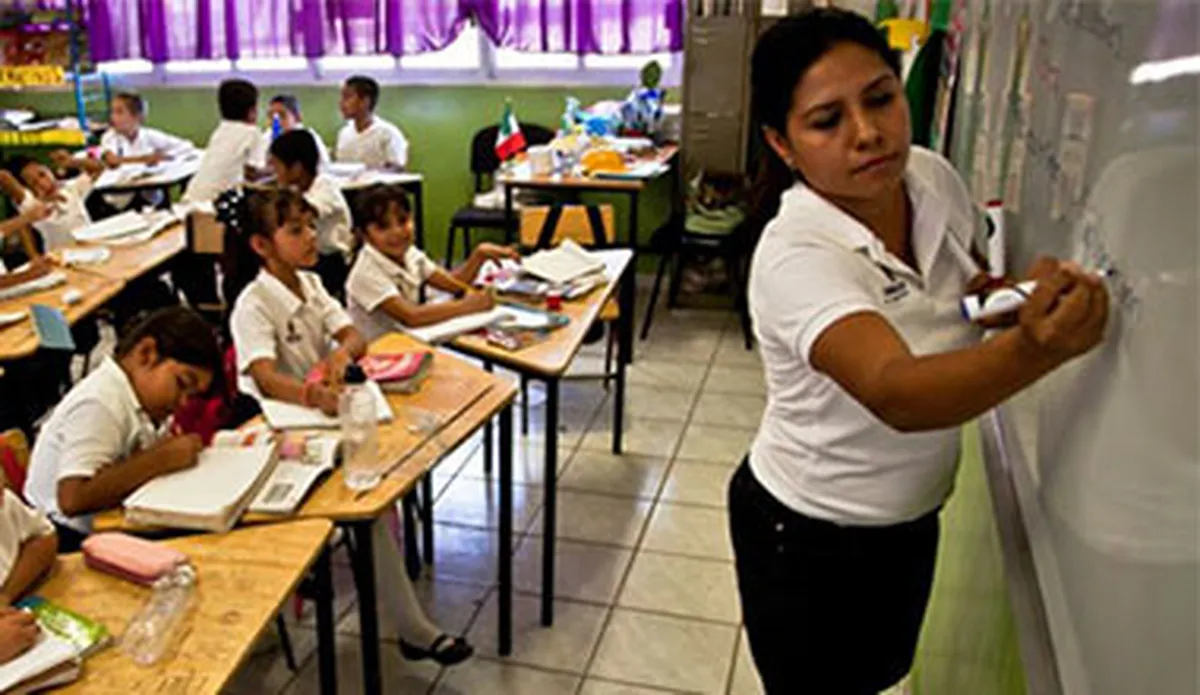 Maestros mexiquenses a la espera de una plaza como docente | La Jornada ...
