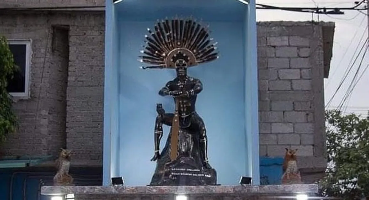 Edifican altar con el dios Mictlantecuhtli y la Santa Muerte en ...